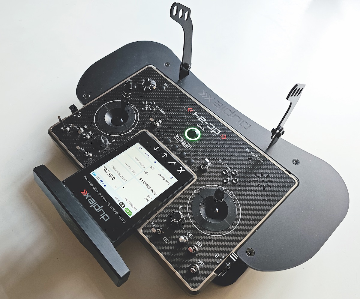 Der neue JETI-Pultsender DC-24 II – JetPower-Magazin